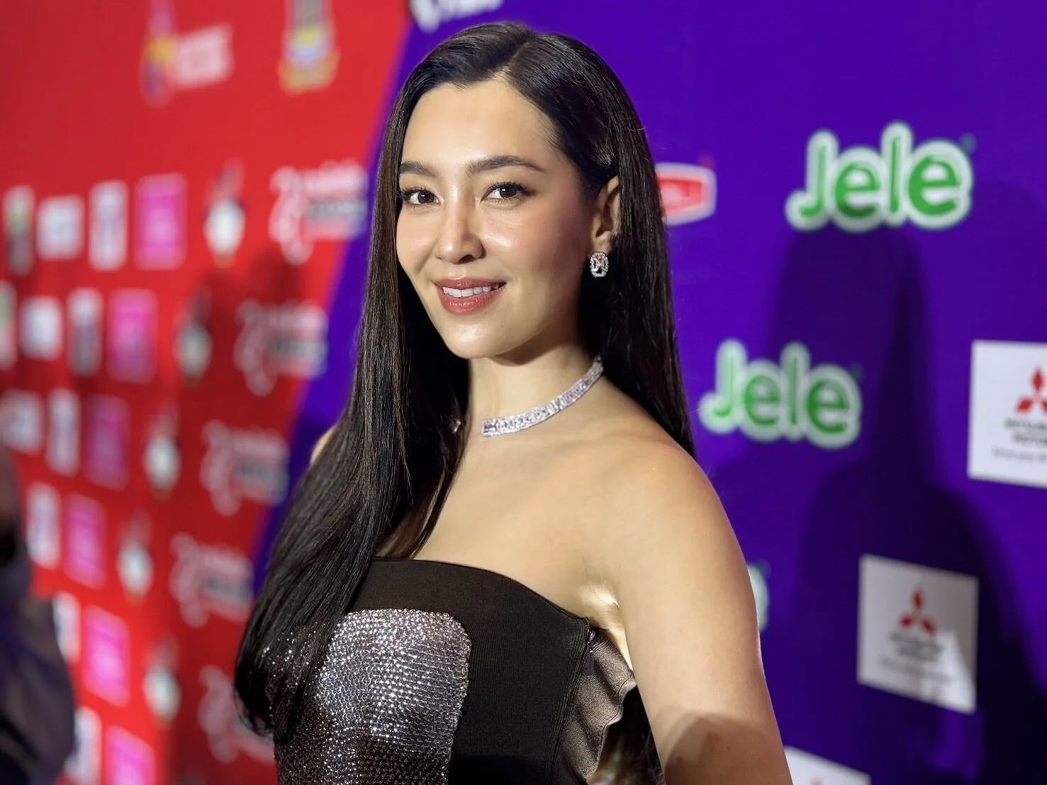 Bella Ranee xác nhận hẹn hò doanh nhân điển trai Will Chawin